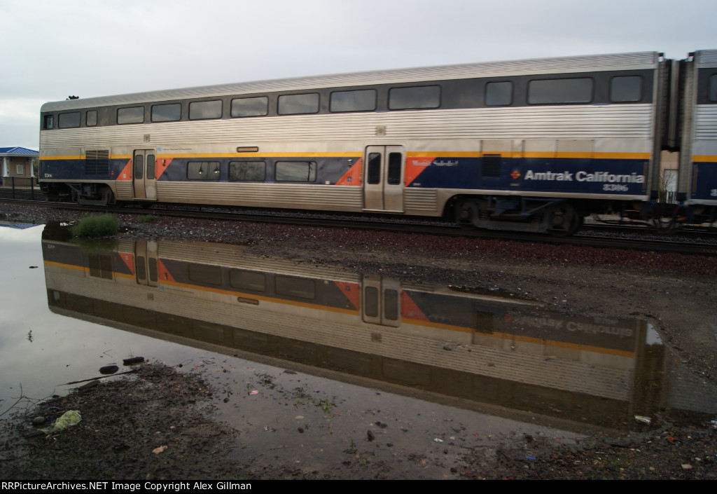 CDTX 8306 Westbound, Reflections